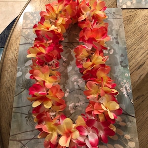 Traditional Maile Lei With White Tuberose artificial | Etsy