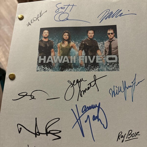 The Maze Runner Signed Film Movie Script Screenplay X8 Dylan O'brien ...