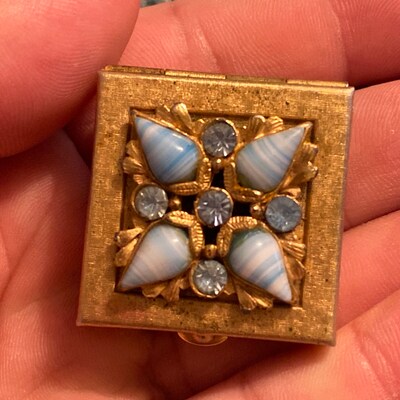 Vintage Stratton Compact With Madonna and Child Centerpiece, Stratton ...