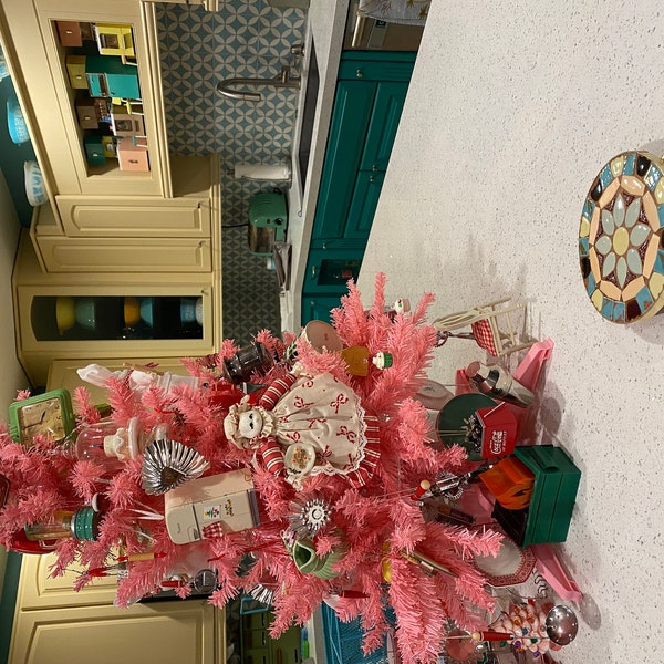 Vintage Tin Peek Frean's Twiglets Made in England Advertising Rare Hard ...