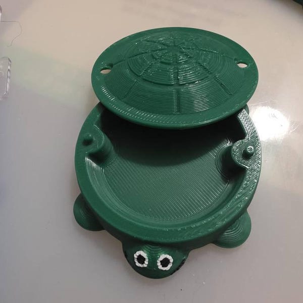 Little Tykes Turtle Sand Box With Lid: Spider Water-dish, Reptile ...