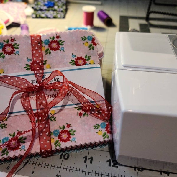 Out of Print Fat Eighth Bundle of Coordinating Quilty Cottons, Little ...