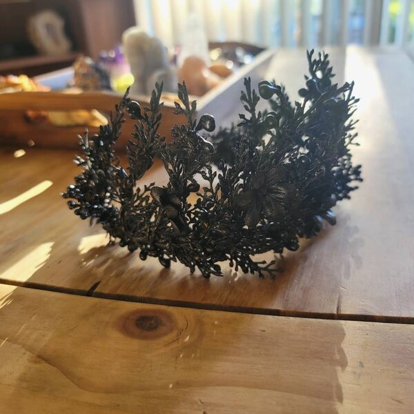 Black Flower Crown: Evil Queen Tiara, Halloween Wedding - Etsy