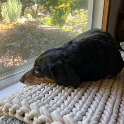 Chunky and Fluffy Crochet Round Rug, Handwoven Carpet With a Minimalist ...