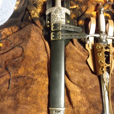 Diagonal Dagger Frog Dagger Holder DK1005 - Etsy