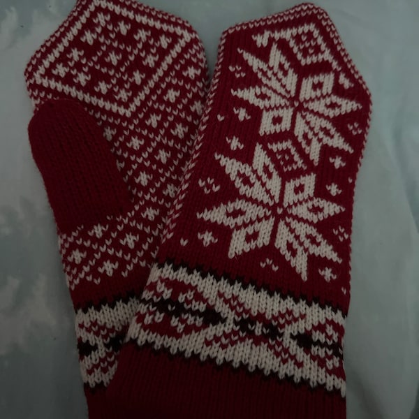 Scandinavian Classic Knit and Felt Women Socks With Knit Nordic Deer of ...