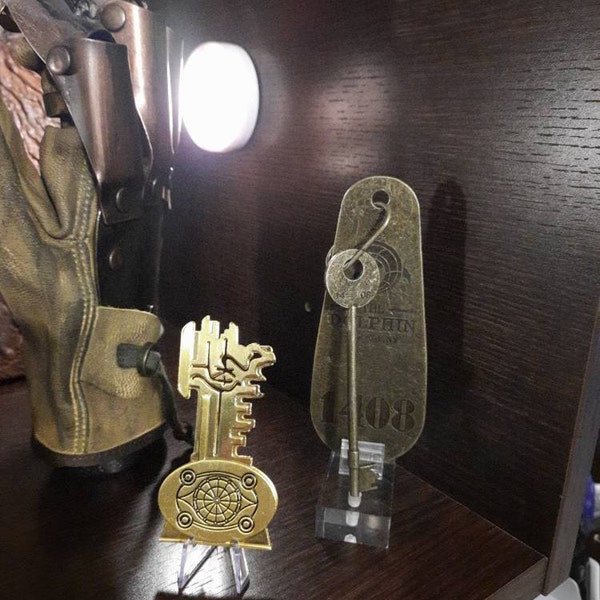 Thir13en Ghosts Key to Cyrus Kriticos' Glass House - Metal Prop Replica ...