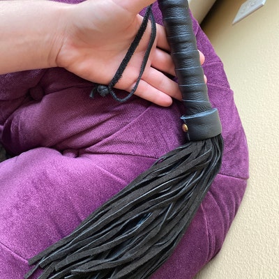 MIGHTY MINI Black Leather Lightweight Short Flogger 72 Tails - Etsy