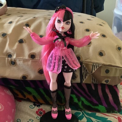 Themed Stands Monster High Inspired Designs to Accent the Character of ...
