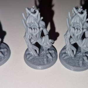 Female Spore Druid 28mm D&D Nature Mage Miniature Tabletop RPG - Etsy