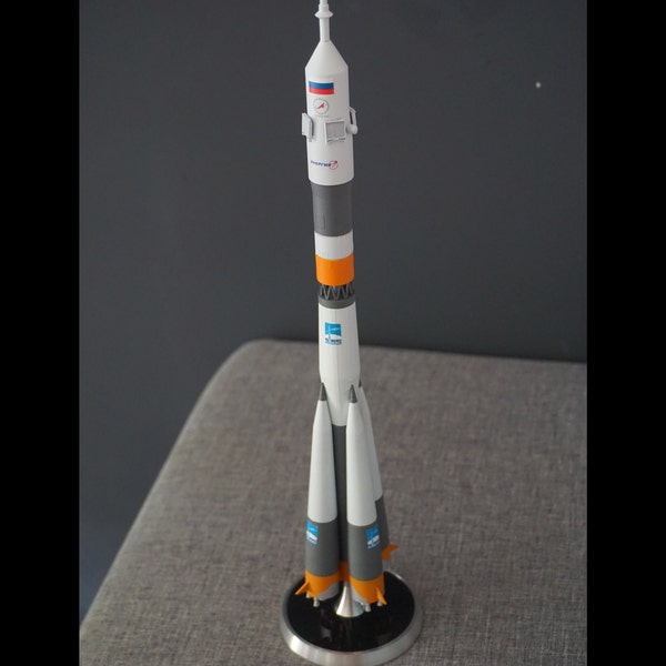 1:144 Scale Model Spacex Rocket Falcon Heavy, Made of Metal 19 Tall - Etsy