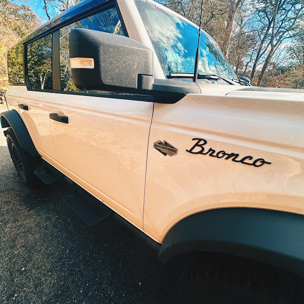 2x Hawk Bird Hellhawk Redeye Emblem Logo for Jeep Grand Cherokee ...