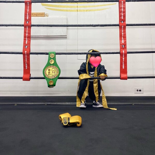 Newborn Knockout Boxing Set: Prop Baby Boxing Ring + Personalized Robe ...