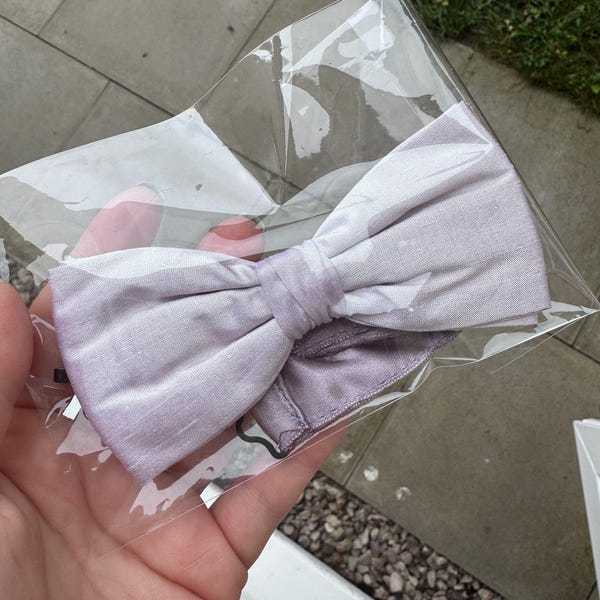 Dapper Bow Tie in Burgundy. Sumptuous 100% Silk With Satin Adjustable ...