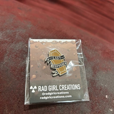 Lenticular Radiology Light Box Enamel Pin Medical Gift Gift for Doctor ...