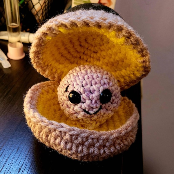 PATTERN: Low Sew Cleo the Clam Pattern - Amigurumi Clam Pattern ...