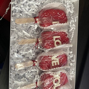 Customizable Cakesicle Gift Set. 4 Cakesicles and 2 Edible - Etsy