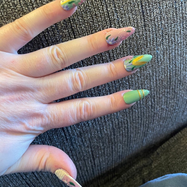 Spring Fling | Full Press on Nail Set - Etsy