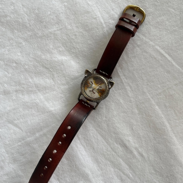 Vintage Retro Handcraft Watch With Handstitch Leather Band /// A Cute ...