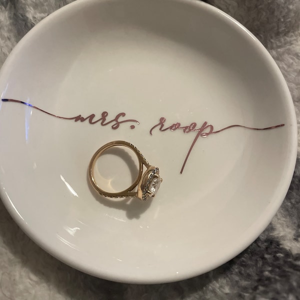 Personalized Mrs Ring Dish, Wedding Ring Holder, Gift for Bride ...