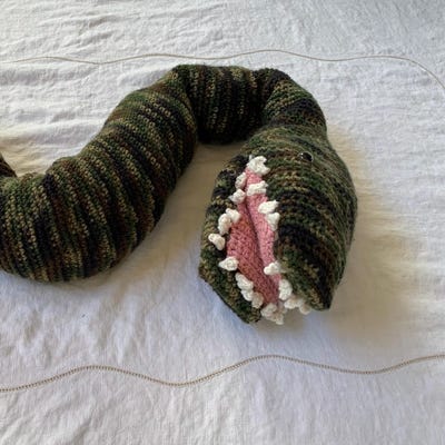 Crochet PATTERN No 2403 UFO Alien Crochet Pattern by Krawka - Etsy