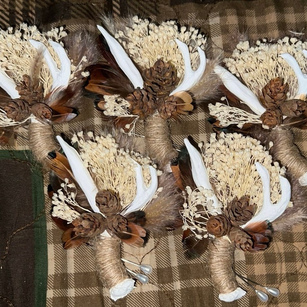 Beige Antler Boutonniere With Preserved Cedar, Pampas Grass, Pheasant ...