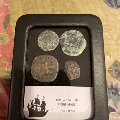 4 Ancient Pirate Coins in Glass Case INSANE DEAL Authentic Quality ...