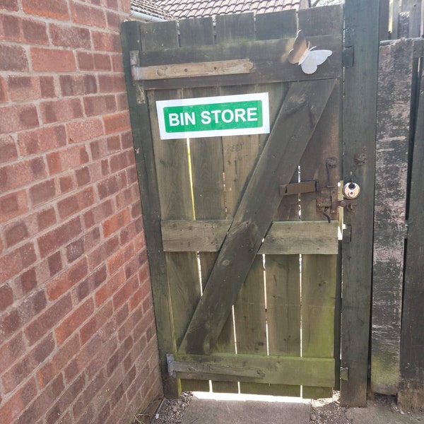 PR255 BP Lift Not Working Sign Broken Please Use Stairs Alternative ...