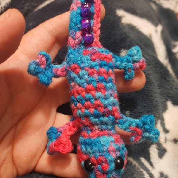 Crochet Pattern- No Sew Lizard Fidget Toy, Crochet Keychain, 3 Fidgets ...