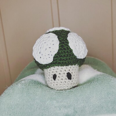 Amigurumi Crochet Pattern: Super Mario Bros Fire Flower - Etsy