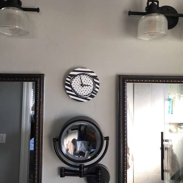 Eye Clock. Digital Image of Eye. Clock for Eye Doctor's Office. Clock ...