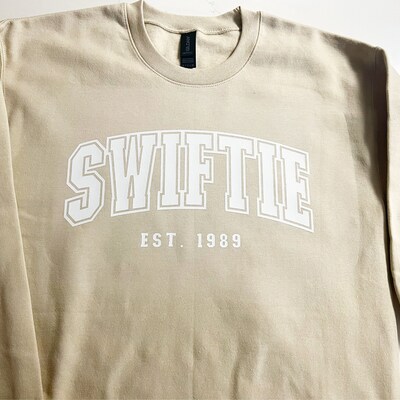 1989 SVG Swiftie University Png Svg 1989 PNG Trendy Svg Swiftie Era ...