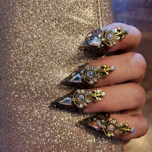 Silver Claws, Sharp Claws, Long Claws, Dragon Claws, Stiletto Nails ...