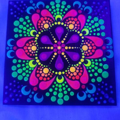 Colorful Dot Art Magnets, Psychedelic Black Light Painting on Canvas ...
