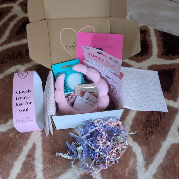 Period Gift Box, Luxury Pamper Hamper for Her, Self Care Gift, Period ...