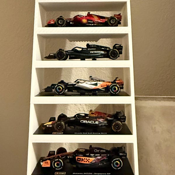 V2 6 Car Tilted Bburago 1:43 1/43 F1 Formula 1 Race Car Display Stand W ...