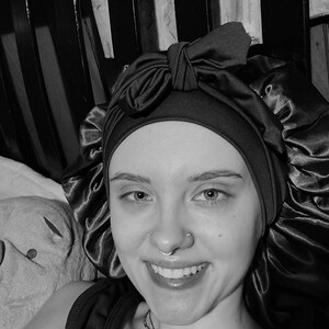 Single-lined Satin Tie Bling Wide Band Bonnet With Adjustable Wide Ties ...