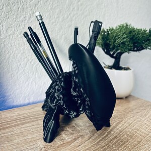 Alien Xenomorph Inspired Pen Holder - Etsy