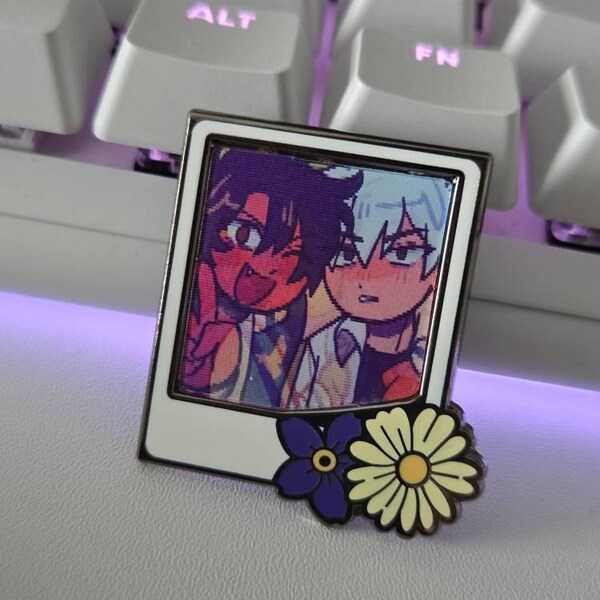 Dandy's World Vee Lenticular Enamel Pin - Etsy UK