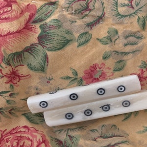 D4 Viking/Medieval Historical Bone Dice Replica | Etsy