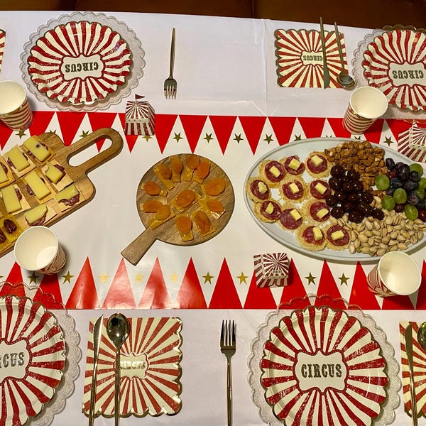 DIY Large Ice Cream Truck Balloon Sculpture, Too Sweet Balloon Stack ...