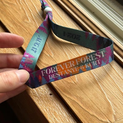 300 Custom Sleeve Hem Tags, Custom Hem Tags, Hem Tags on T-shirt ...