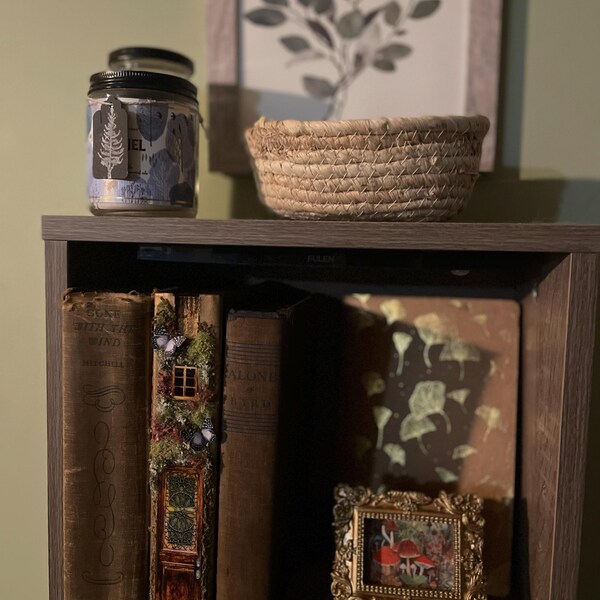 Custom Single Book Bookshelf Insert Samples/one Antiqued and Distressed ...