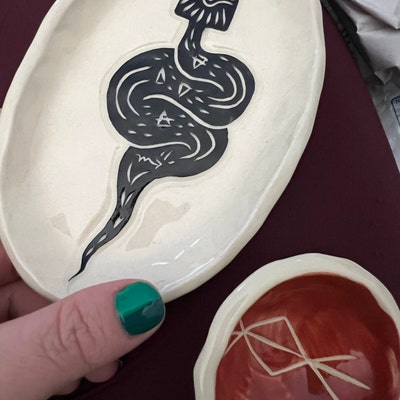 Snake Spirit Tray Black Sgraffito/shiny Glaze Off-white Clay Small ...