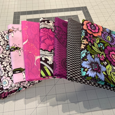 Bzzzzzz Mini Quilt Pattern by Whole Circle Studio - Etsy