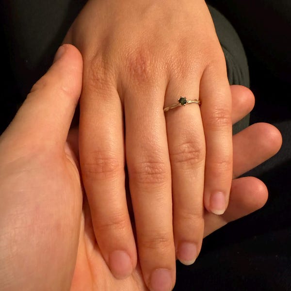 Eheringe "Sophia" Rotgold Weißgold gehämmert | Bicolor Goldringe ...