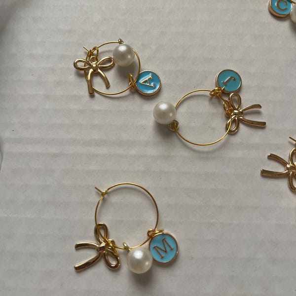 Personalized Initial Wine Glass Charms | Pearl Glass Name Tags ...