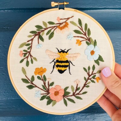 Bee Hand Embroidery Pattern, Digital Download Embroidery, Bumble Bee ...