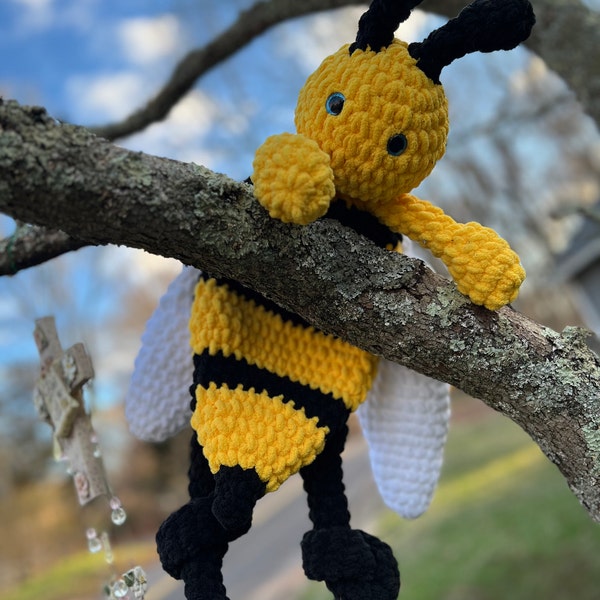 Bee Snuggler Crochet Pattern: Amigurumi Plush Toy (PDF Pattern) - Etsy