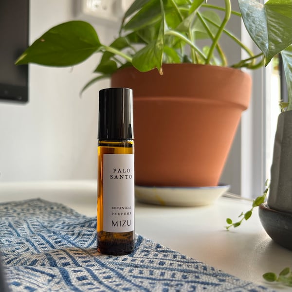 MOONFLOWER All-natural Perfume | Jasmine, Yuzu, Sandalwood | Unisex ...